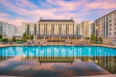 ELVIS MEETS DOLLY: THE ULTIMATE TENNESSEE TOUR! 1806 | Ramsay World Travel